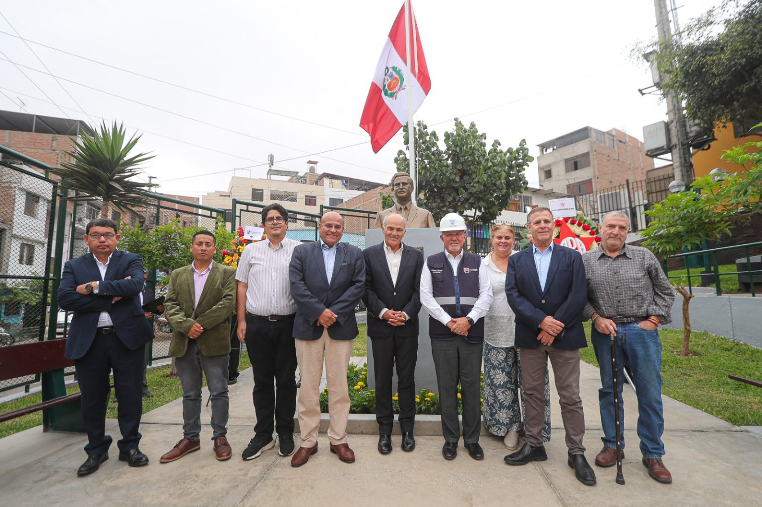 Municipio de Surco rinde homenaje a la memoria del político peruano ...